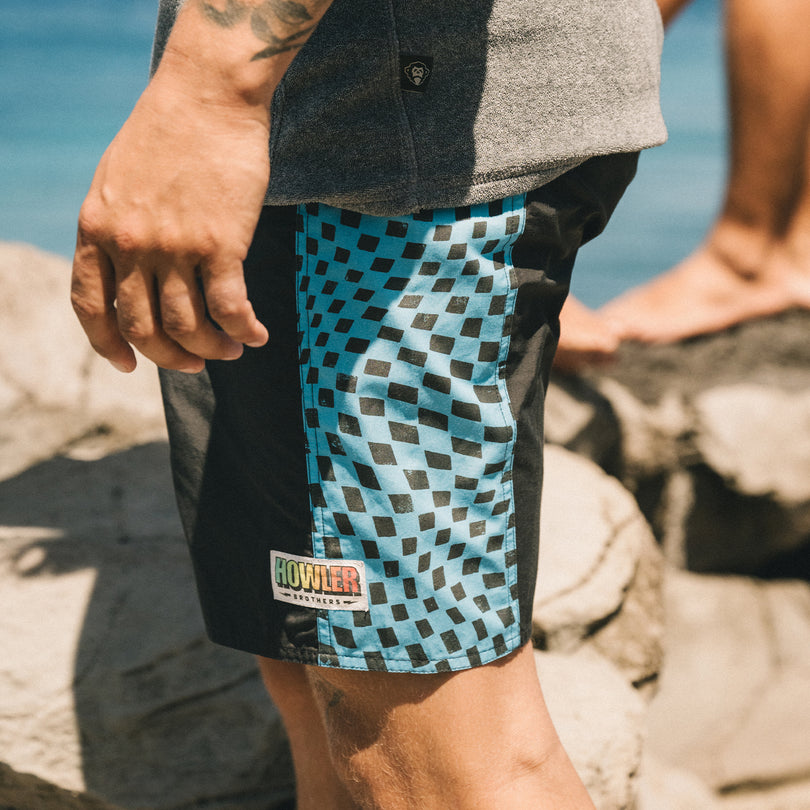 Ensueño Boardshorts 18" - Warped Checkers : Antique Black – HOWLER BROTHERS
